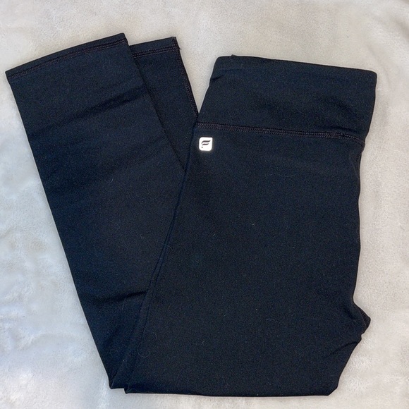 Fabletics | Pants & Jumpsuits | Fabletics Salar Capri | Poshmark